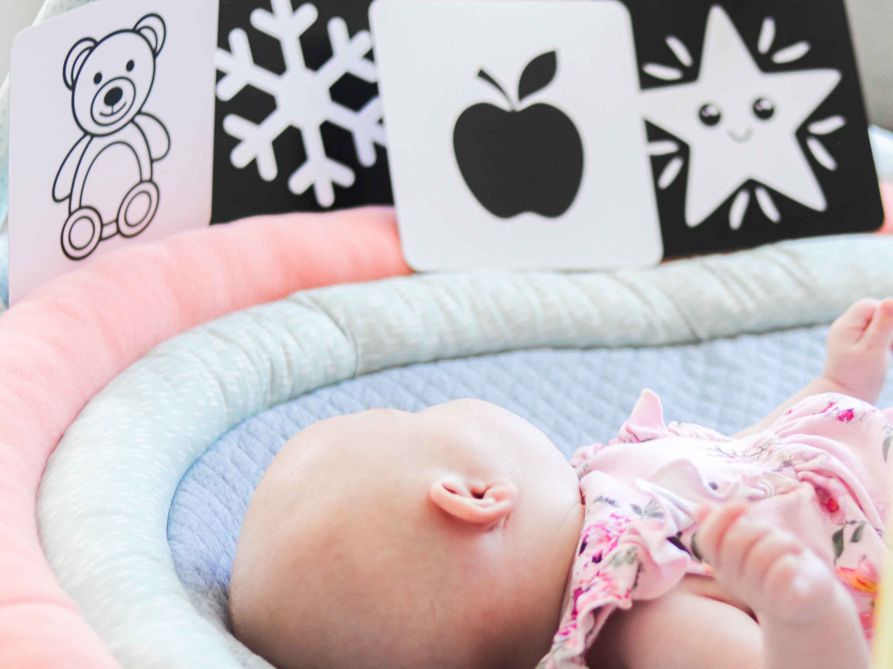 The Benefits of Black and White Baby Sensory Cards – Little Seeds